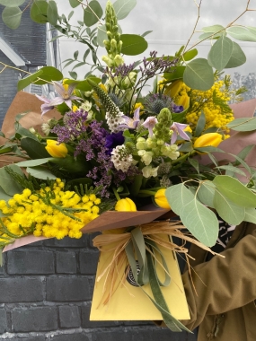 Natural Spring Bouquet Buy Online Or Call 01323 736968